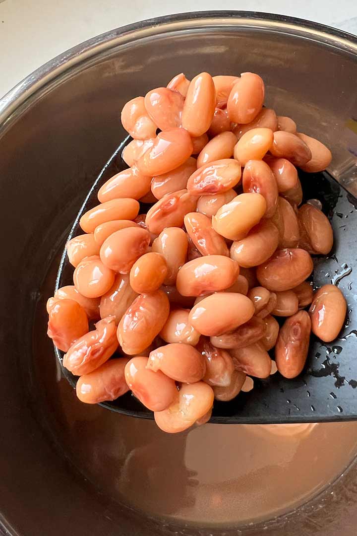 Rosita Beans Recipe (Flor De Mayo) - LatinasQueComen