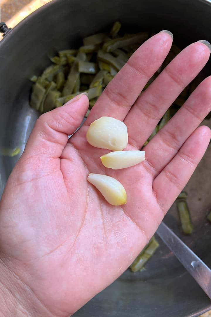 How to Cook Nopales (Tender and Delicious) - LatinasQueComen