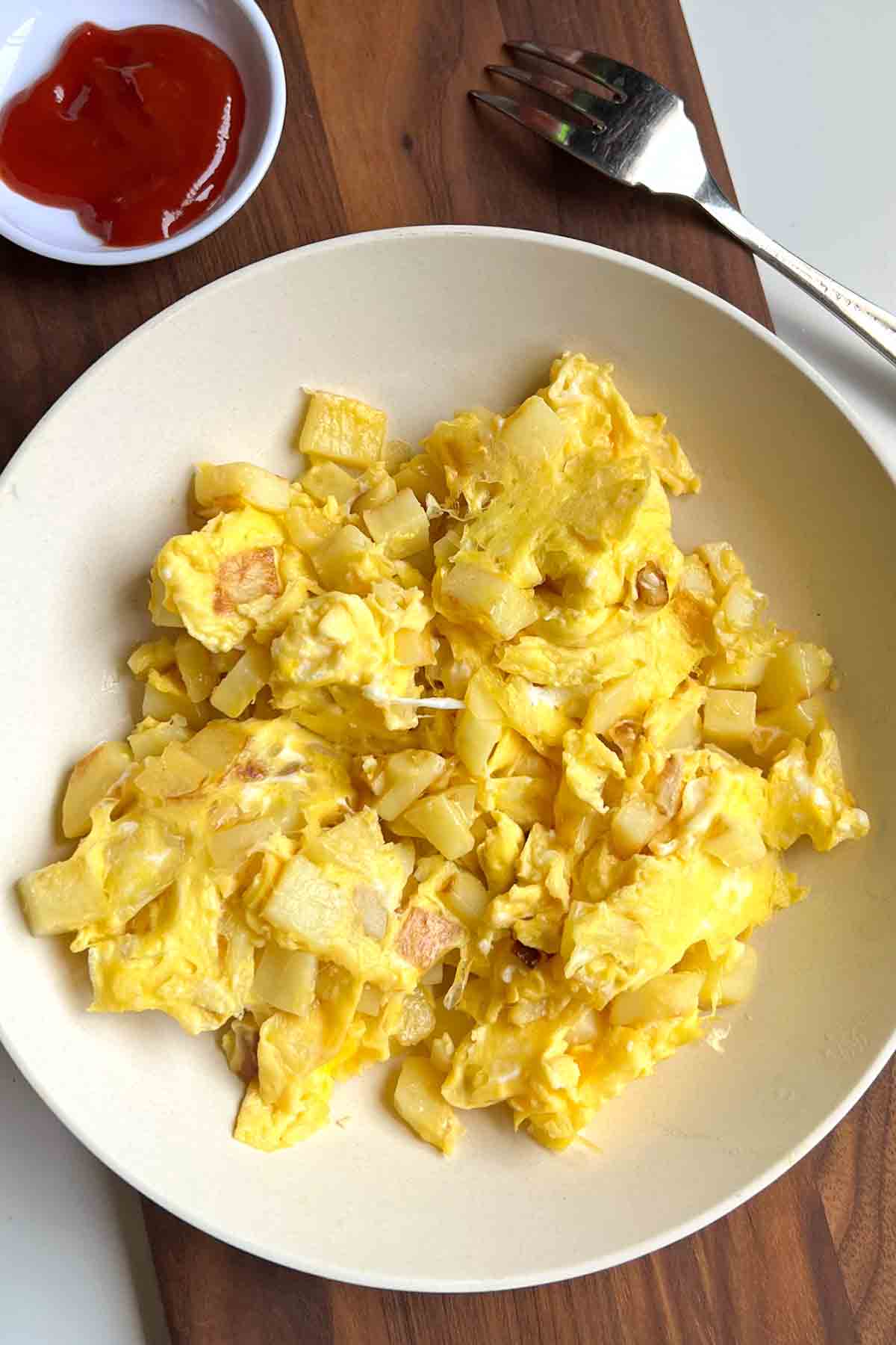 Papas con Huevo - LatinasQueComen Breakfast